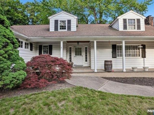 house with 4 bedroom, Woodcliff Lake NJ ES105142487