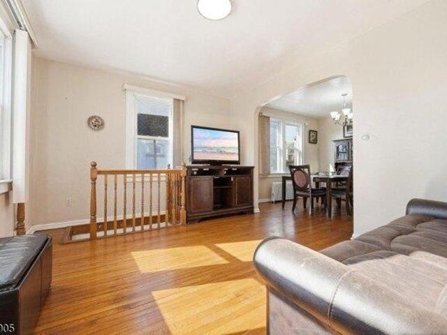 house with 4 bedroom, Woodbridge NJ DLS101748065