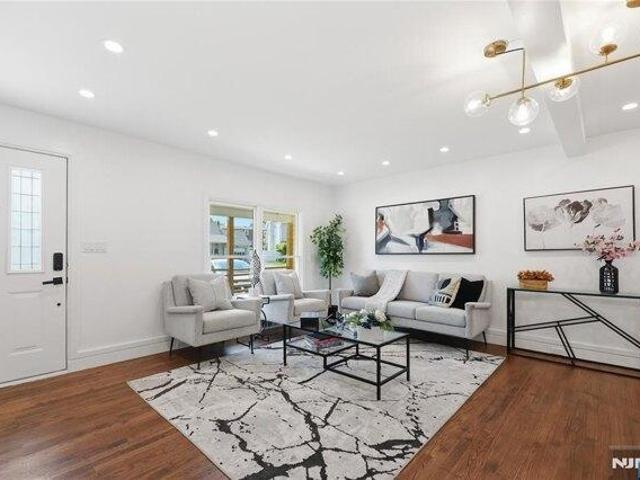 house with 4 bedroom, Woodbridge NJ DLS102476948