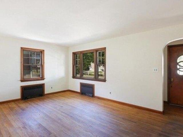 house with 4 bedroom, Woodbridge NJ ES105205682