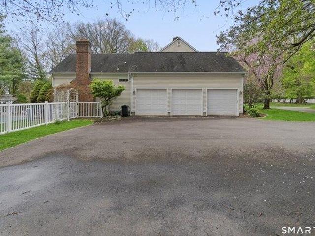 house with 4 bedroom, Woodbridge CT ES104481827