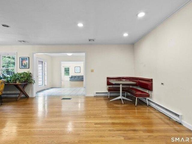 house with 4 bedroom, Woodbridge CT ES105156959