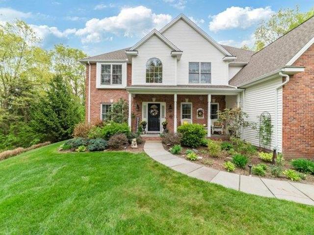 house with 4 bedroom, Woodbury CT DLS102560111