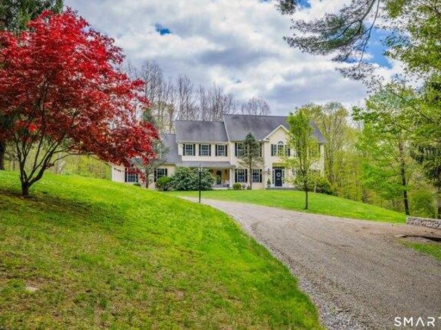 house with 4 bedroom, Woodbury CT DLS102345892