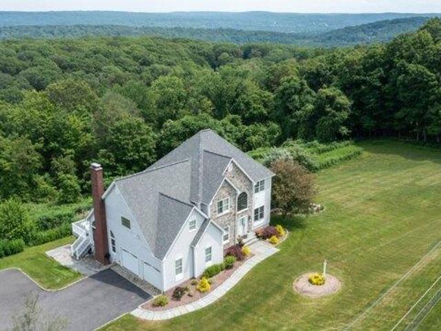 house with 4 bedroom, Woodbury CT DS102585409