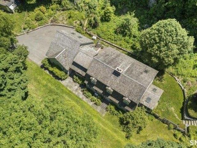 house with 4 bedroom, Woodbury CT ES103189910