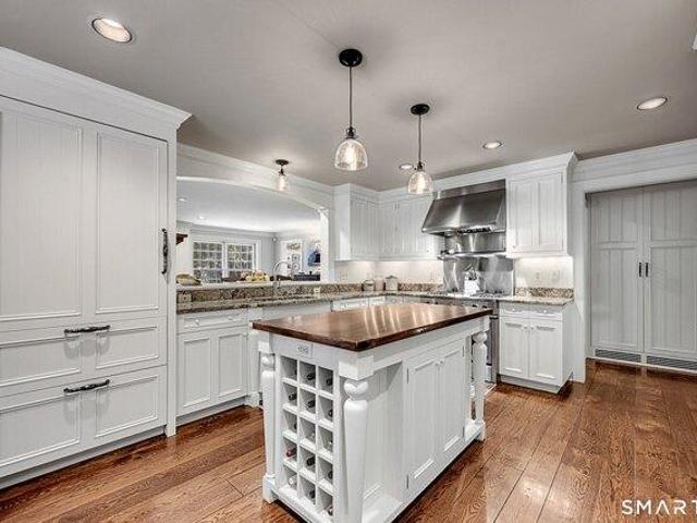 house with 4 bedroom, Woodbury CT ES104192886