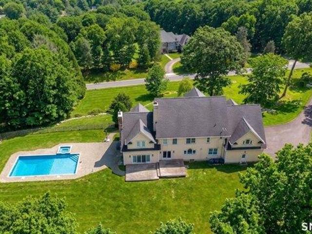 house with 4 bedroom, Woodbury CT ES104113822