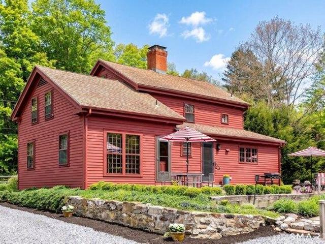 house with 4 bedroom, Woodbury CT ES104233055