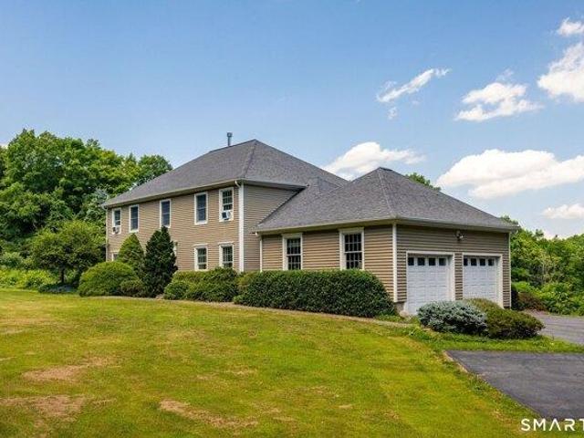 house with 4 bedroom, Woodbury CT ES104440568
