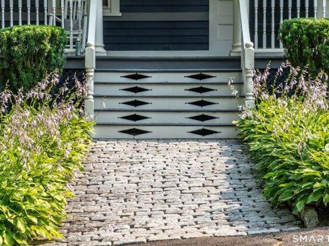 house with 4 bedroom, Woodbury CT ES105160884