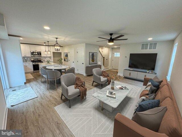 house with 4 bedroom, Woodbury NJ ES104908216