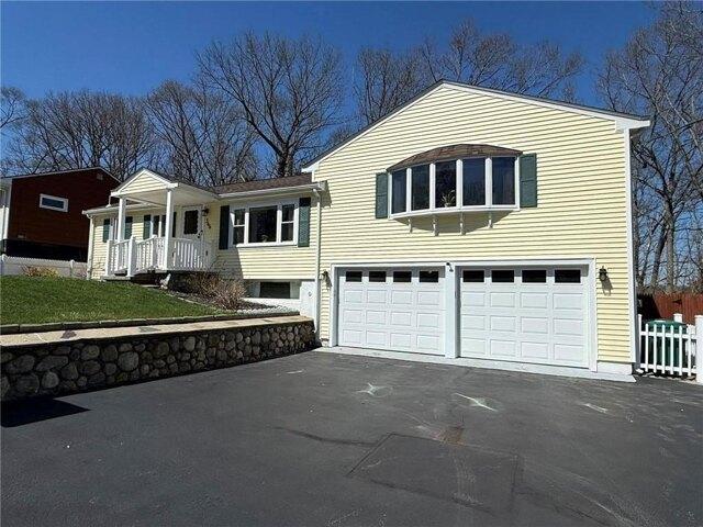 house with 4 bedroom, Woonsocket RI DLS102634200