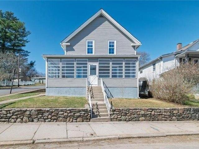 house with 4 bedroom, Woonsocket RI DS101957823