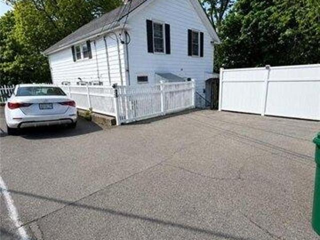 house with 4 bedroom, Woonsocket RI DS102595516