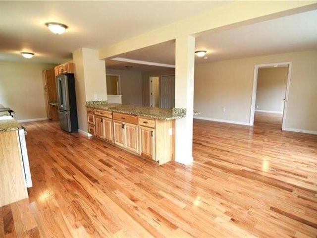house with 4 bedroom, Woonsocket RI ES104352765