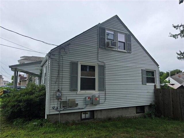 house with 4 bedroom, Woonsocket RI ES105140898