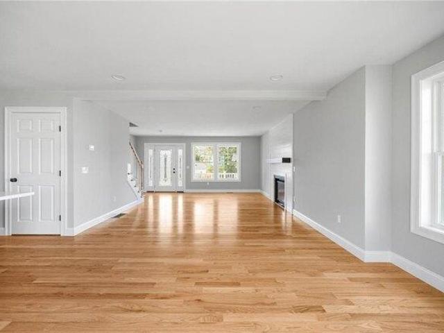 house with 4 bedroom, Woonsocket RI ES105143936