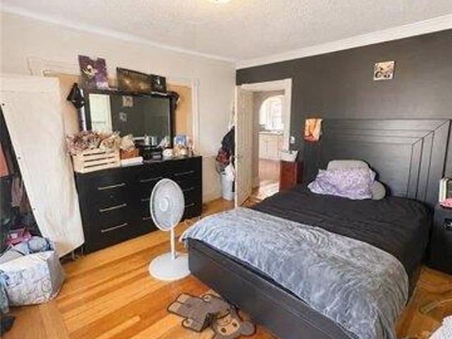 house with 4 bedroom, Woonsocket RI ES105157181