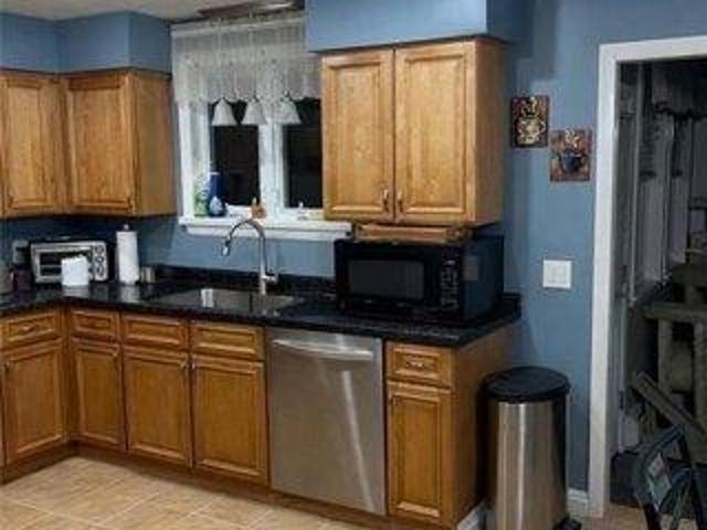 house with 4 bedroom, Woonsocket RI ES103099487