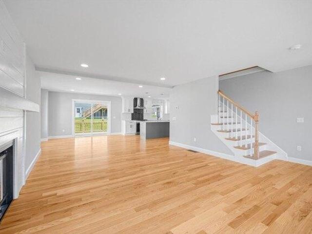 house with 4 bedroom, Woonsocket RI ES103099763