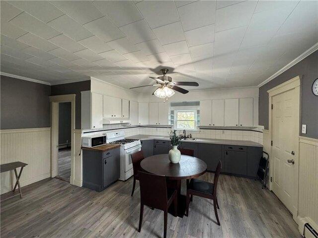 house with 4 bedroom, Woonsocket RI ES103184680