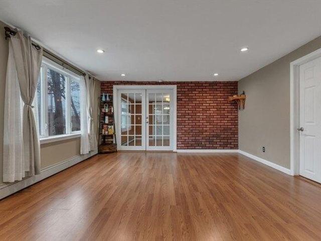 house with 4 bedroom, Woonsocket RI ES103188521
