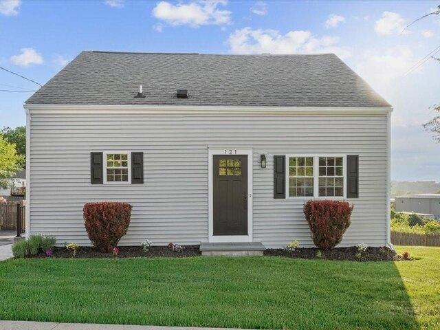house with 4 bedroom, Woonsocket RI ES103444259