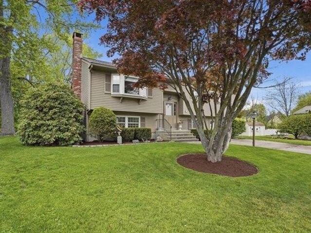 house with 4 bedroom, Woburn MA DS102595112