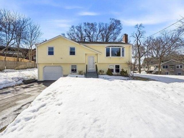 house with 4 bedroom, Woburn MA DS102595158