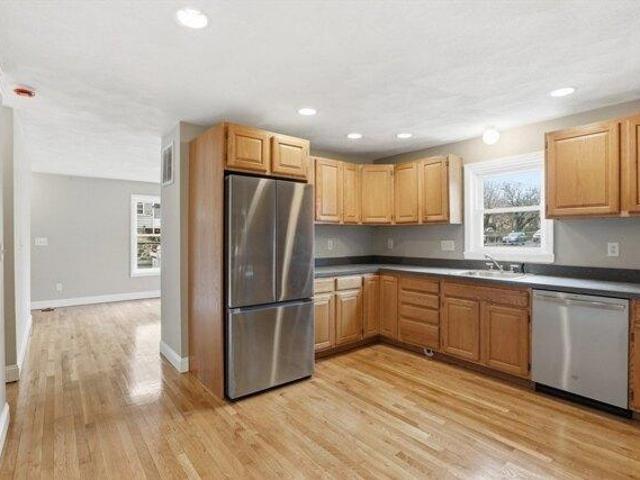 house with 4 bedroom, Woburn MA DS102634069