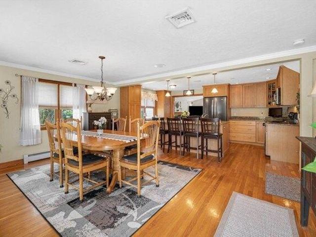 house with 4 bedroom, Woburn MA DS104407018