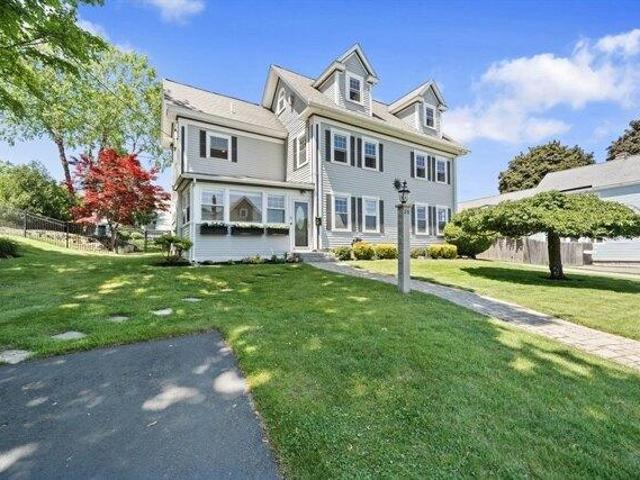 house with 4 bedroom, Woburn MA ES103498348