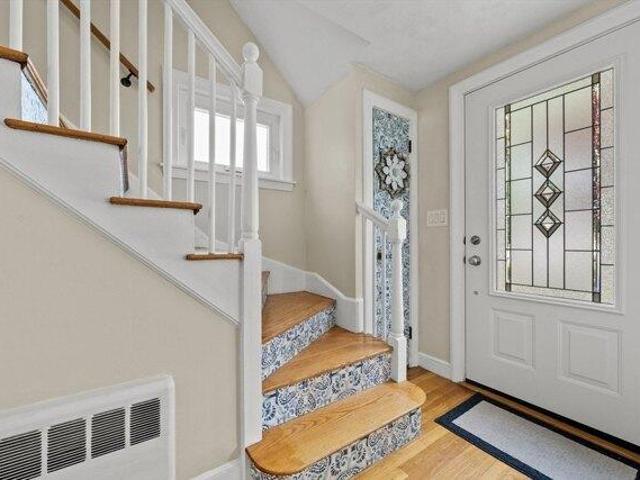 house with 4 bedroom, Woburn MA ES103499595