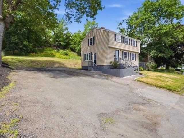 house with 4 bedroom, Woburn MA ES103774089