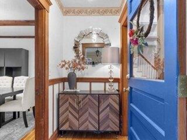 house with 4 bedroom, Woburn MA ES105080162