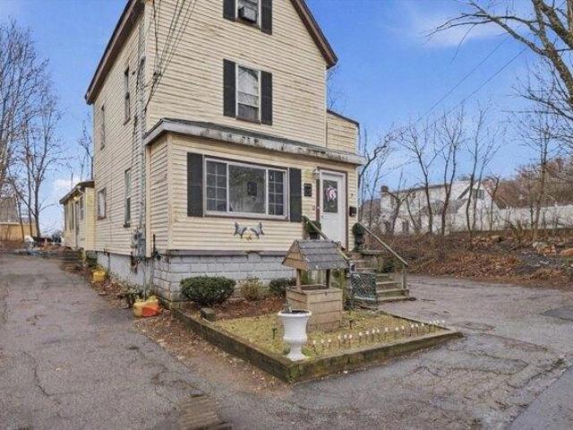 house with 4 bedroom, Woburn MA ES105080243
