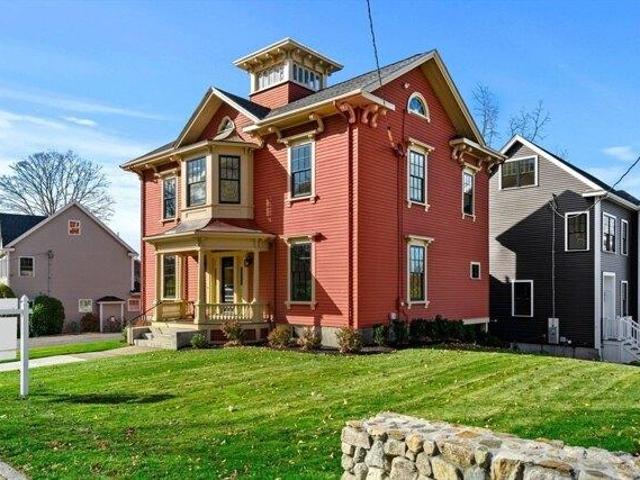 house with 4 bedroom, Woburn MA ES105106450