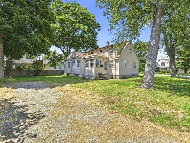 house with 4 bedroom, Woburn MA ES105115120