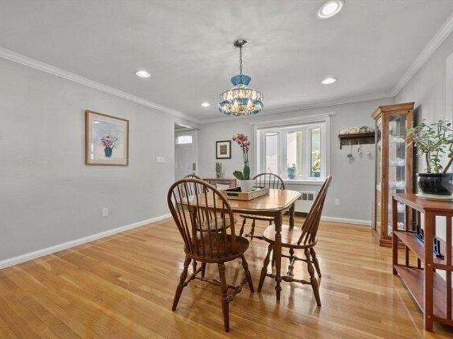 house with 4 bedroom, Woburn MA ES105126344
