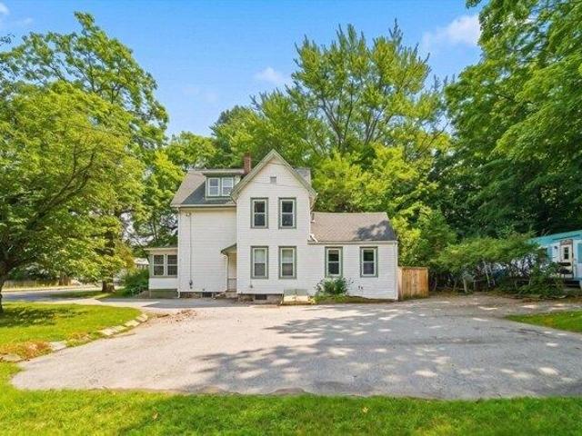 house with 4 bedroom, Woburn MA ES105189808