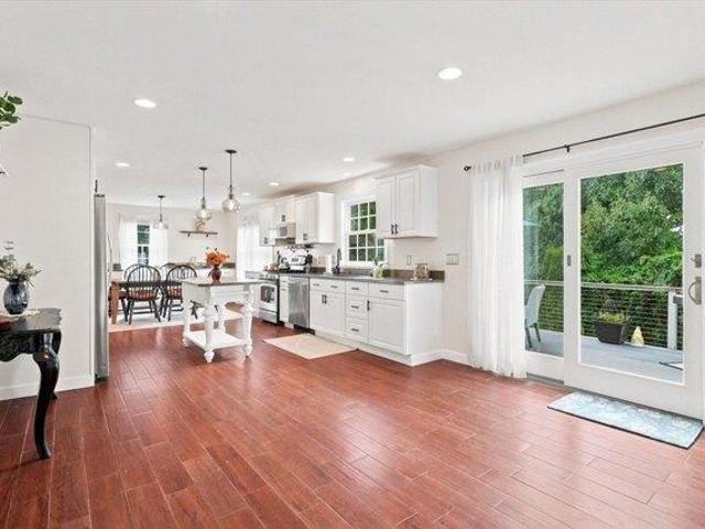 house with 4 bedroom, Woburn MA ES105191373