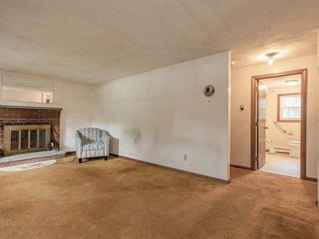 house with 4 bedroom, Woburn MA ES105352906