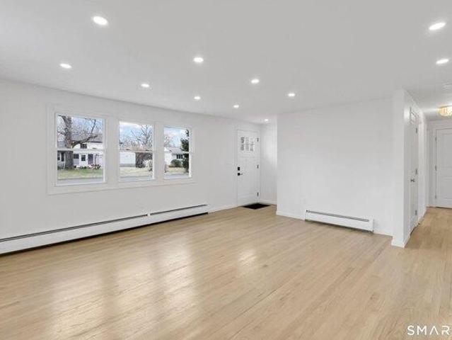 house with 4 bedroom, Wolcott CT DS102154138