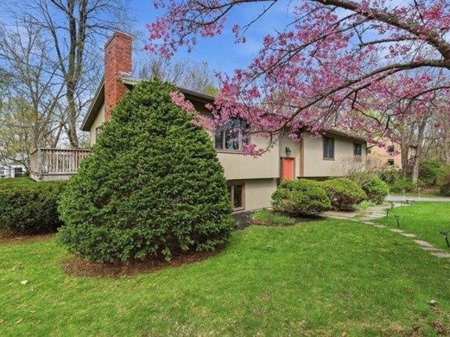 house with 4 bedroom, Worcester MA DLS102157812