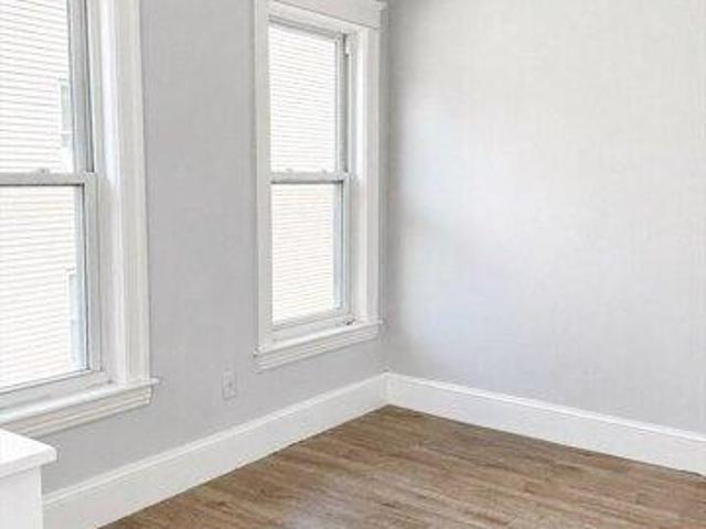 house with 4 bedroom, Worcester MA DLS102668882