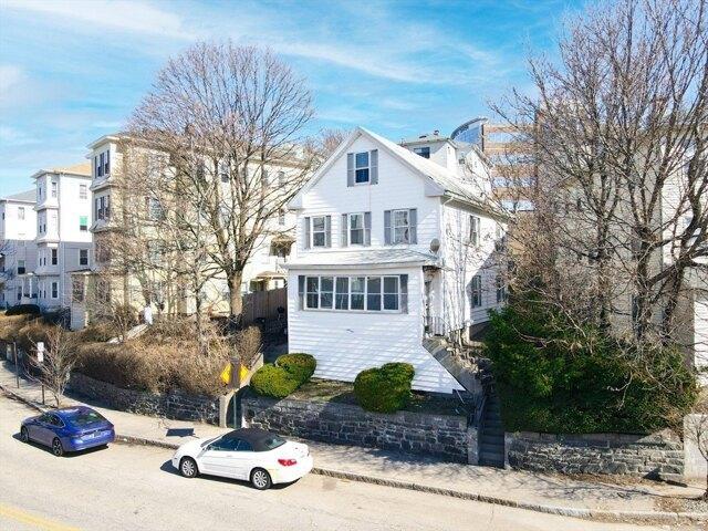 house with 4 bedroom, Worcester MA DS102564517