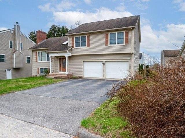 house with 4 bedroom, Worcester MA DS102799132
