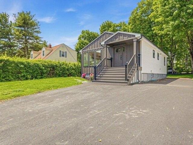 house with 4 bedroom, Worcester MA DS102922529
