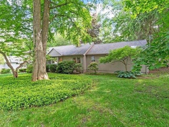 house with 4 bedroom, Worcester MA ES102825228